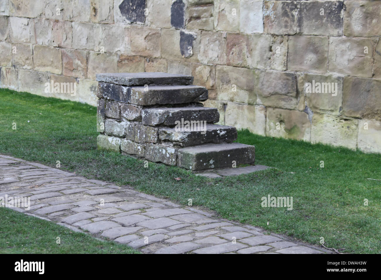 Equestrian mounting stone hi-res stock photography and images - Alamy