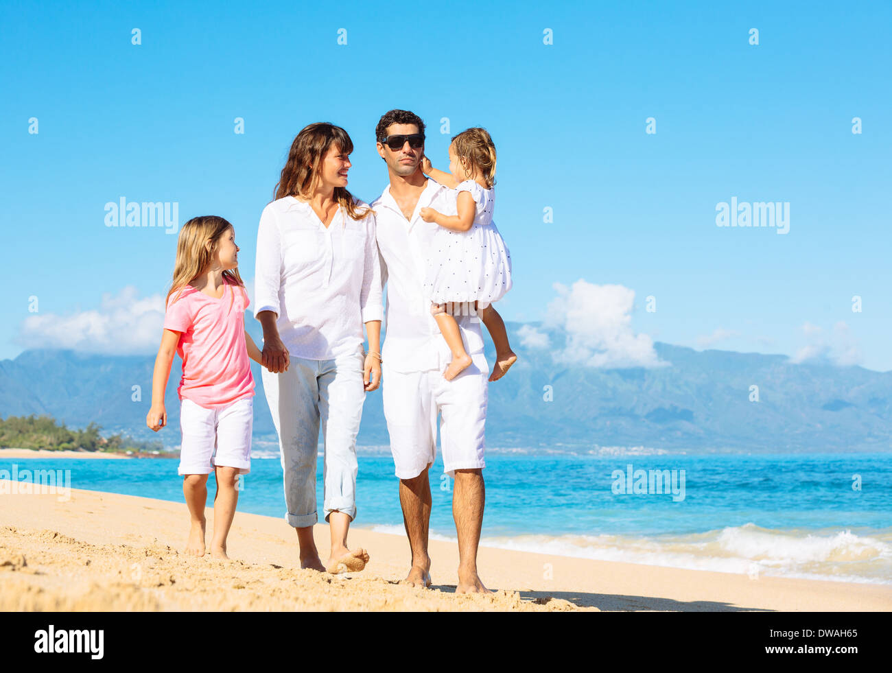 Sand family four summer hi-res stock photography and images - Alamy