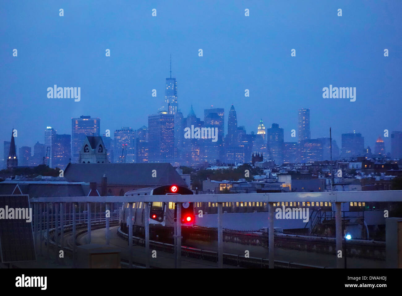 New york city subway third rail hi-res stock photography and images - Alamy