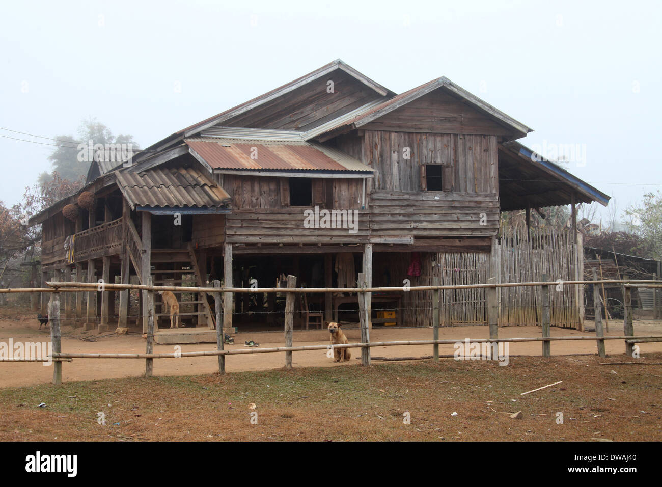 Traditional style wooden lao house hi-res stock photography and images ...