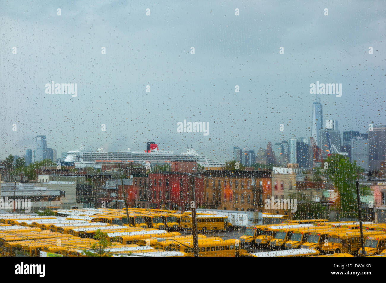 New york city school buses hi-res stock photography and images - Alamy