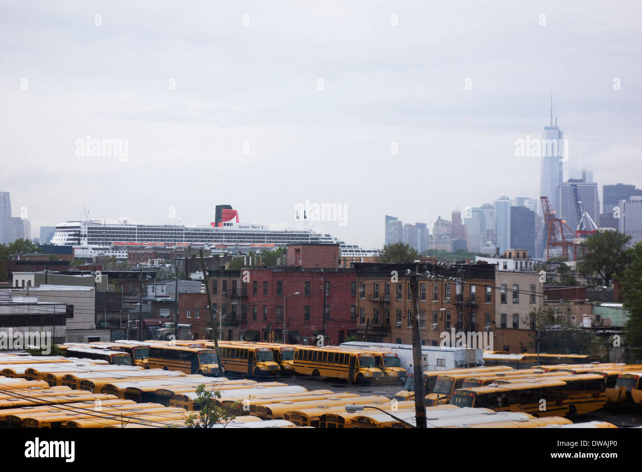 New york city school buses hi-res stock photography and images - Alamy