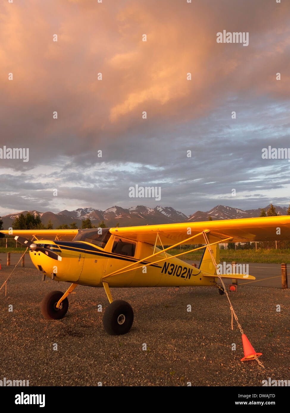Wide yellow strip hi-res stock photography and images - Alamy