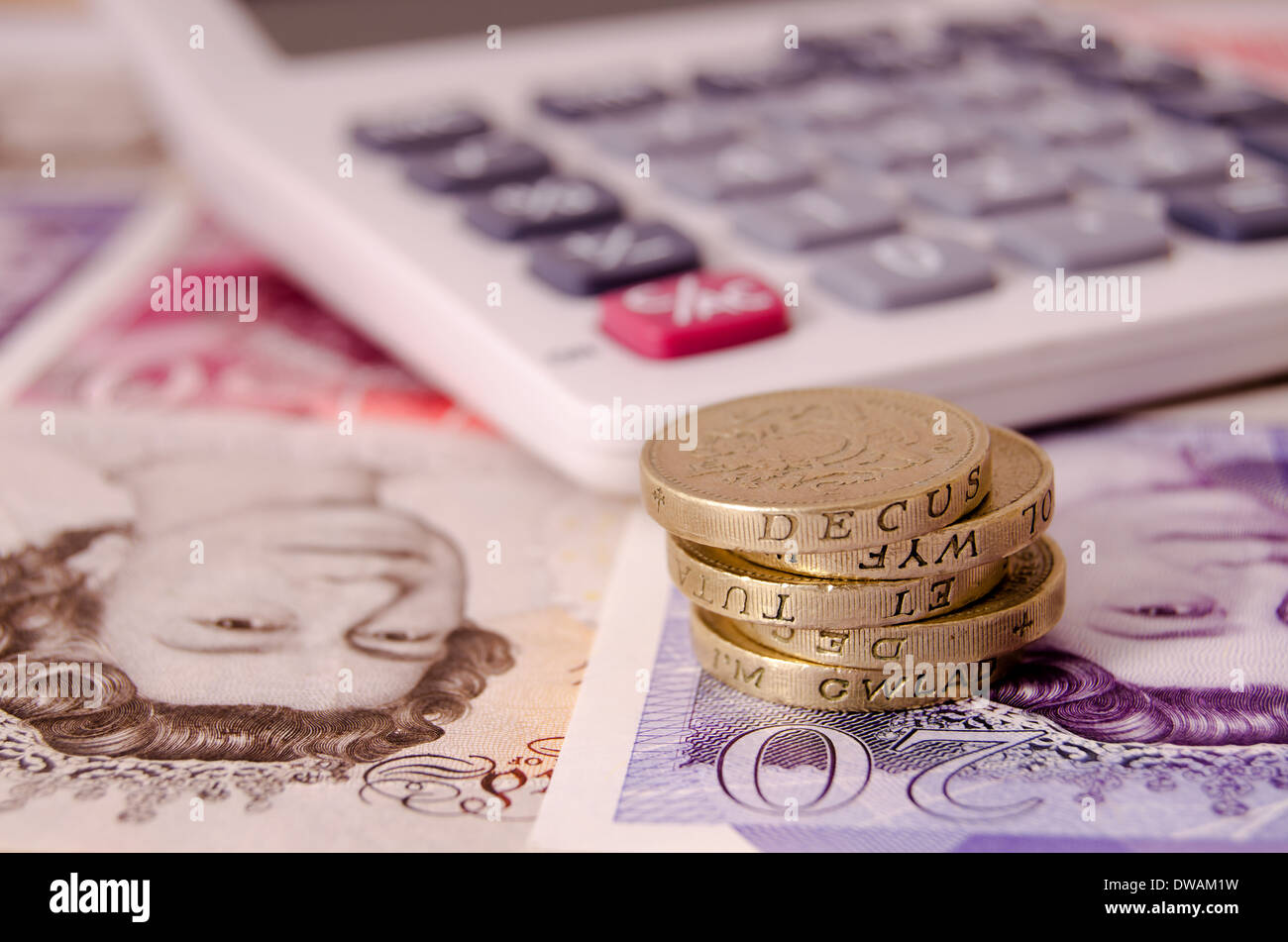 Pounds notes and calculator hi-res stock photography and images - Alamy