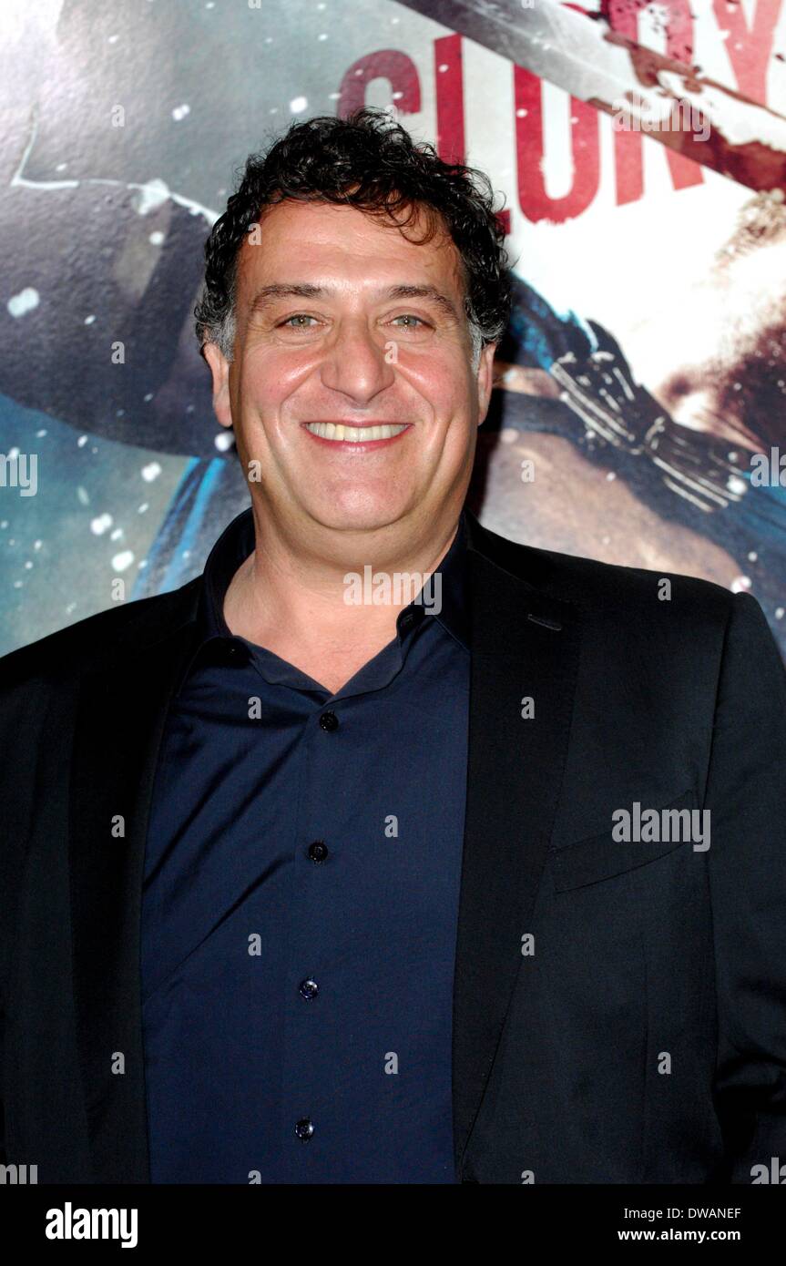 Los Angeles, CA. 4th Mar, 2014. Noam Murro at arrivals for 300: RISE OF ...