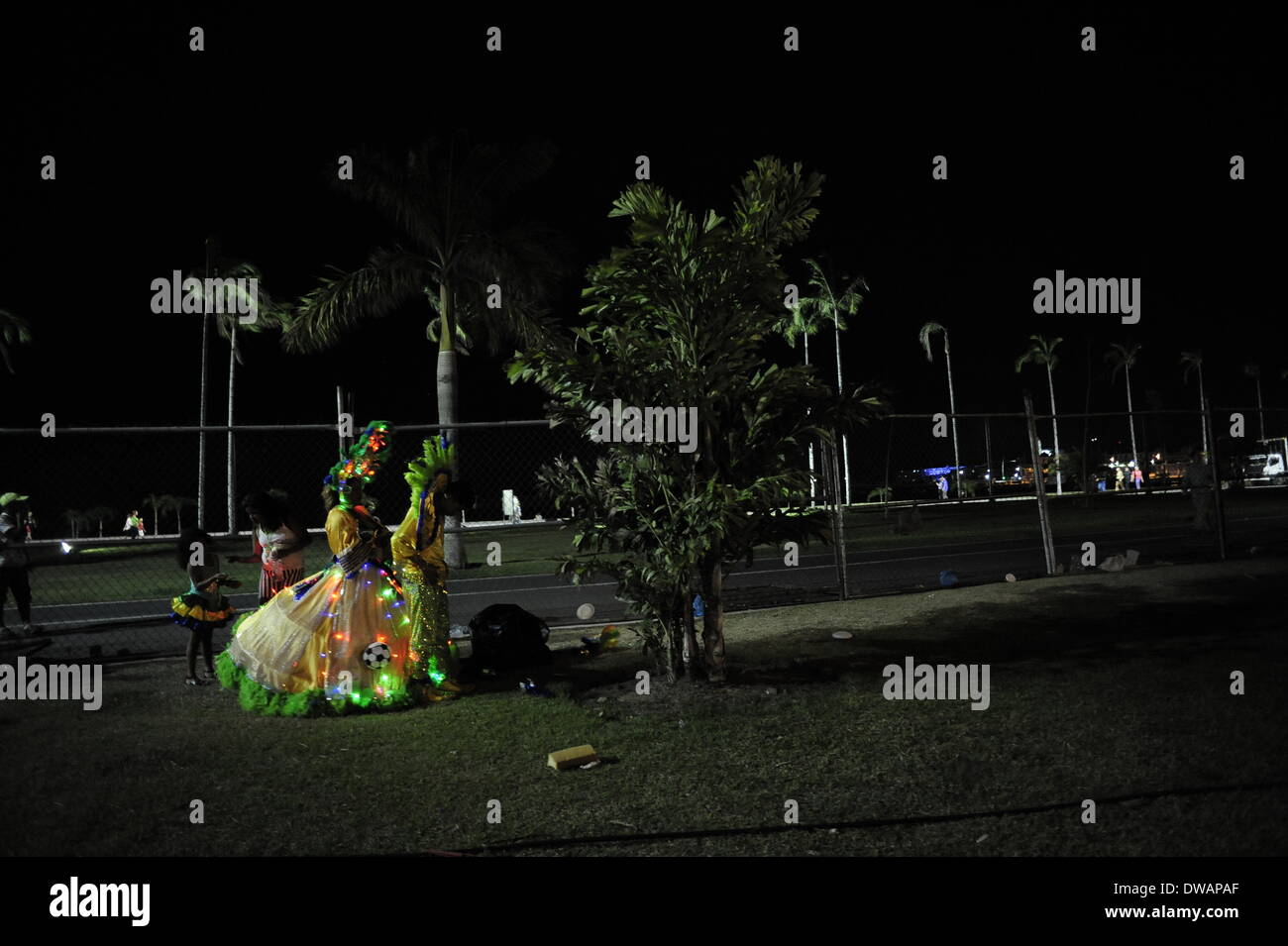 Panama City, Panama. 4th Mar, 2014. Dancers prepare themselves for a ...