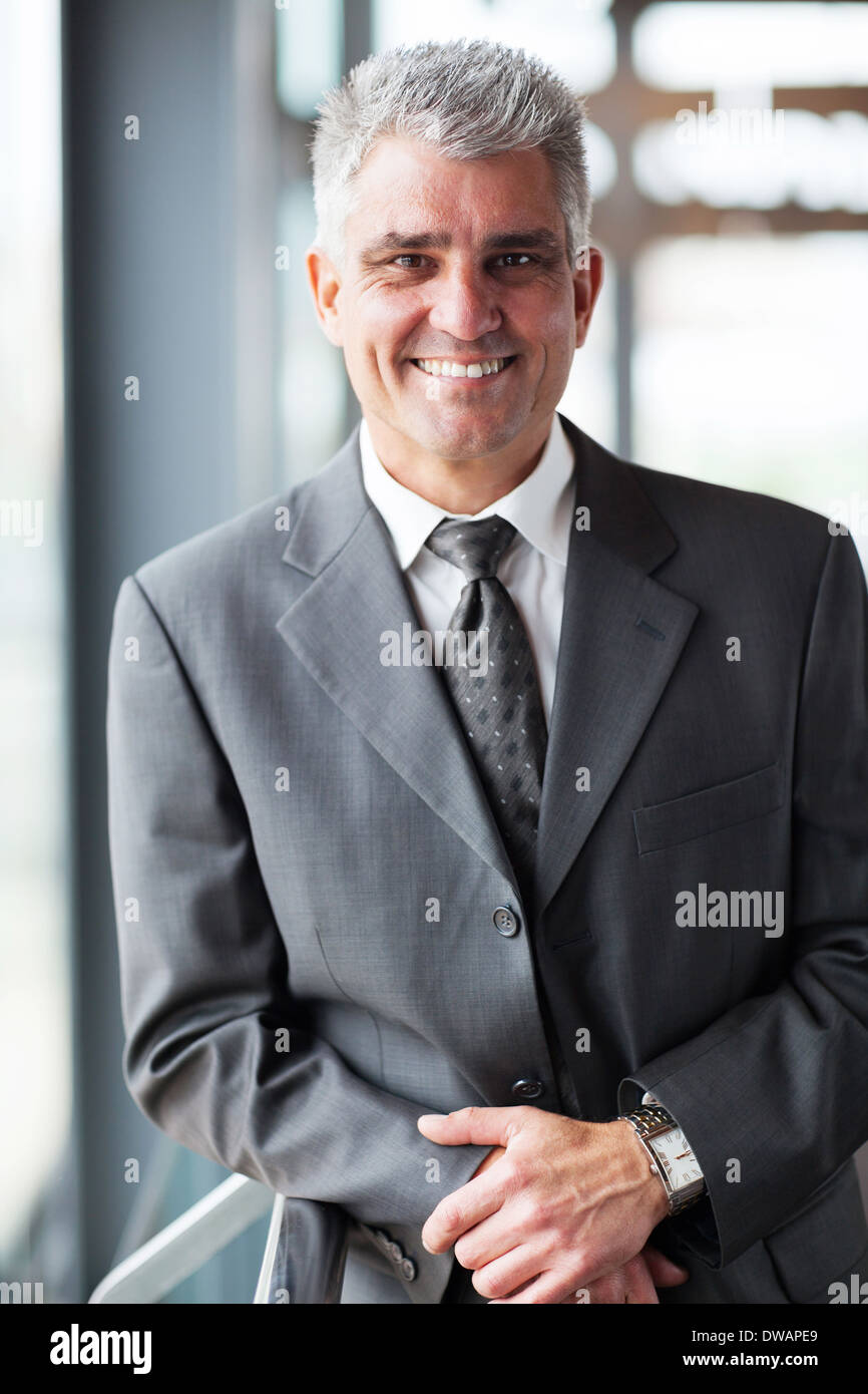 Smart middle aged man suit tie hi-res stock photography and images - Alamy