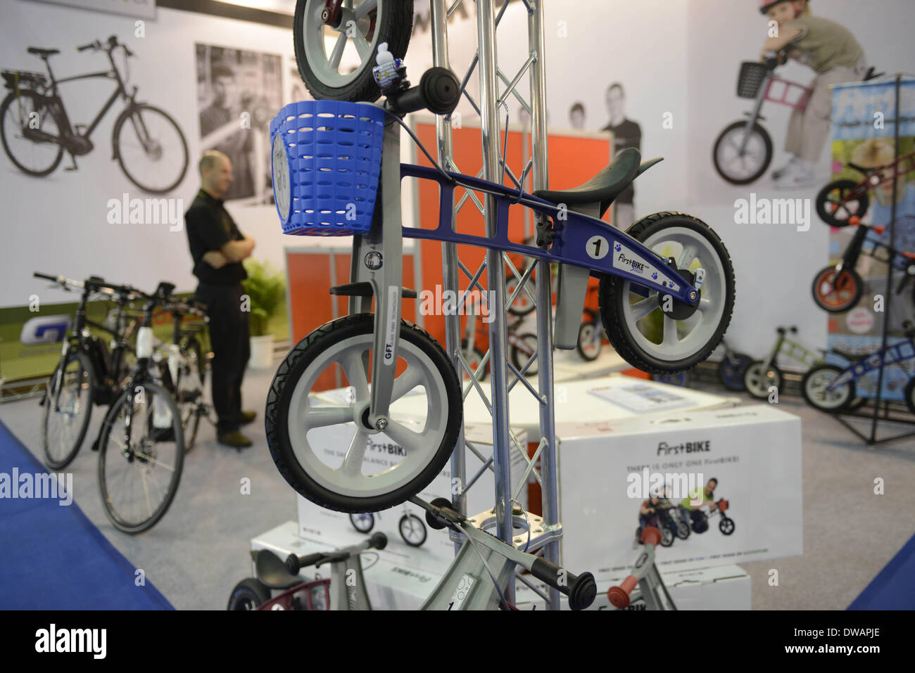 Taipei. 5th Mar, 2014. Photo taken on March 5, 2014 shows bicycles ...