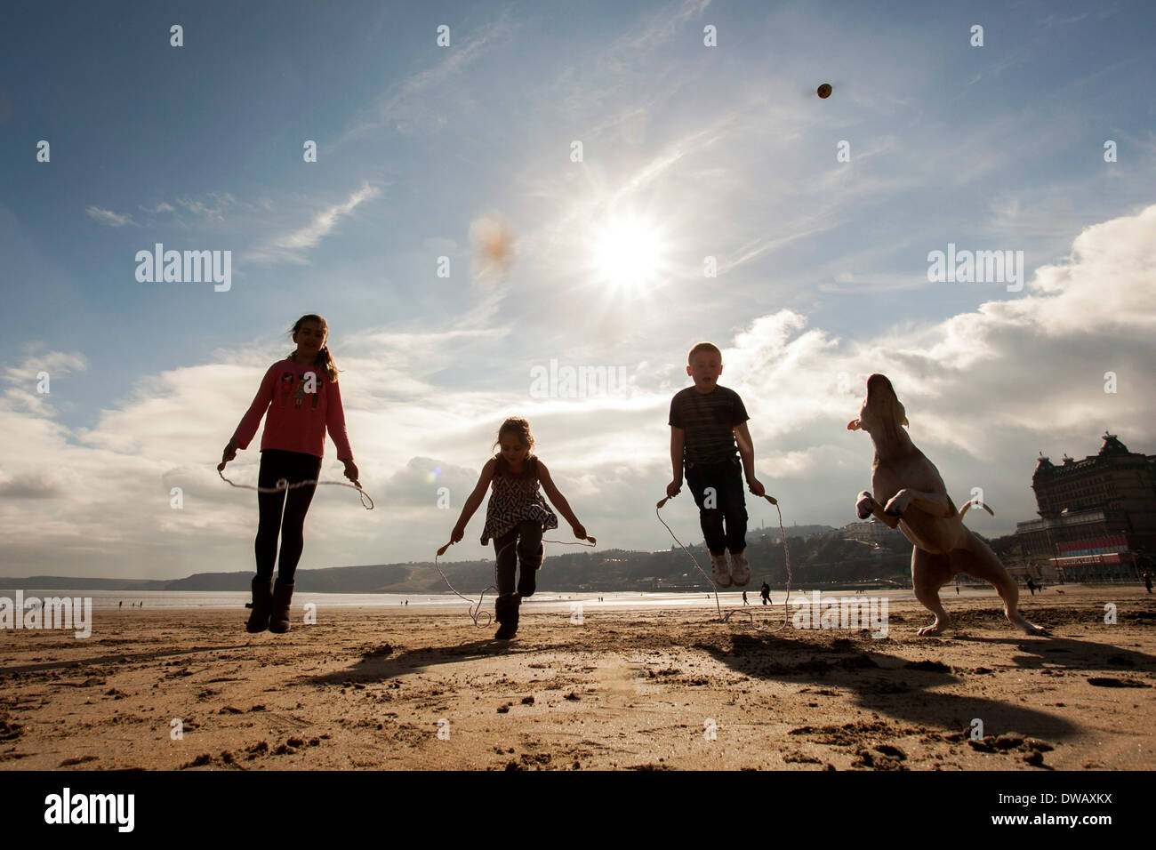 Family on scarborough beach hi-res stock photography and images - Alamy