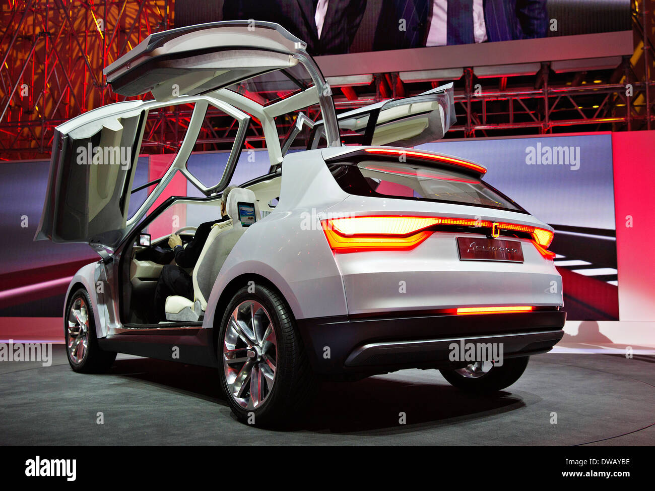 Electric mpv hi-res stock photography and images - Alamy