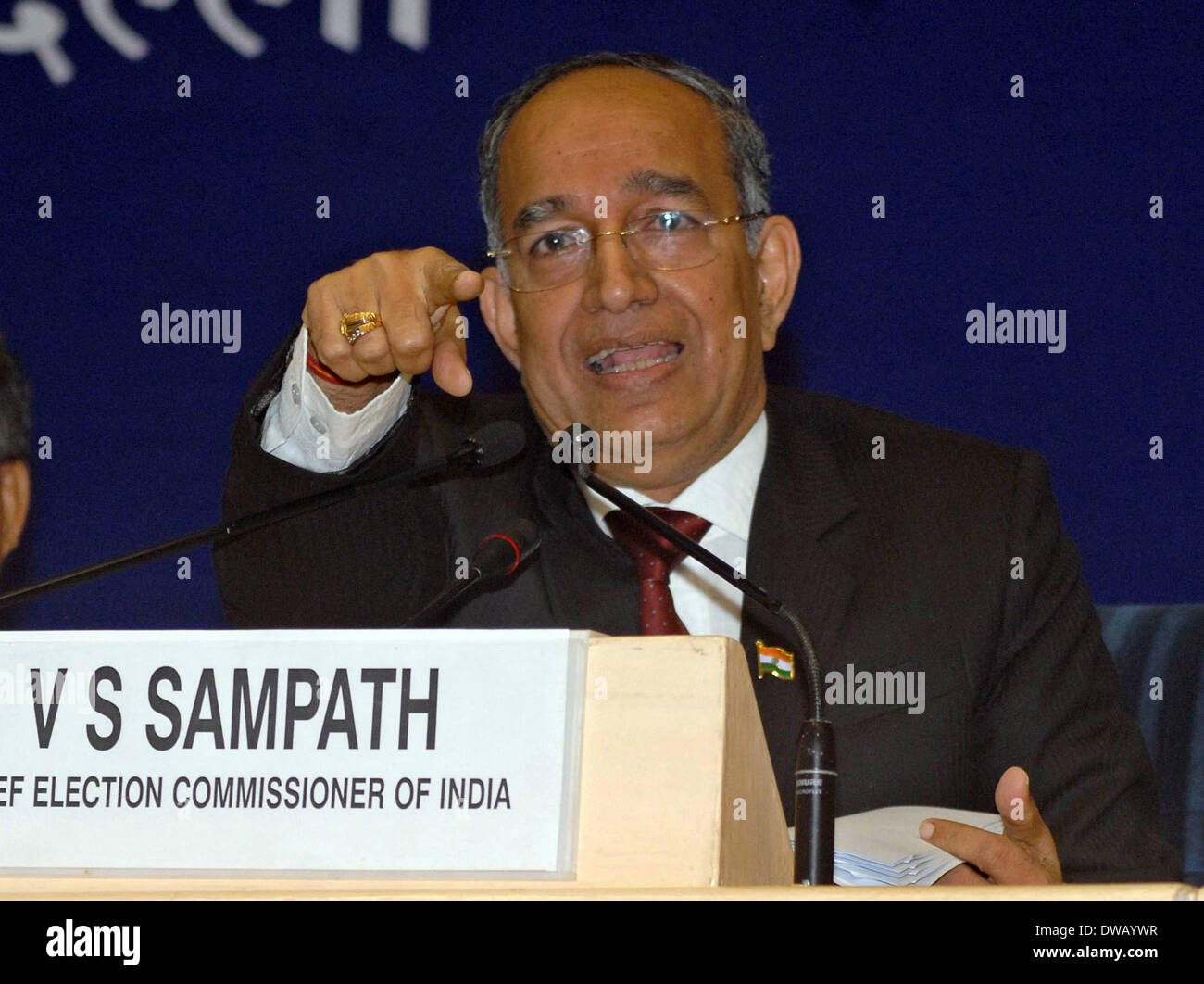 Chief election commissioner india hi-res stock photography and images ...