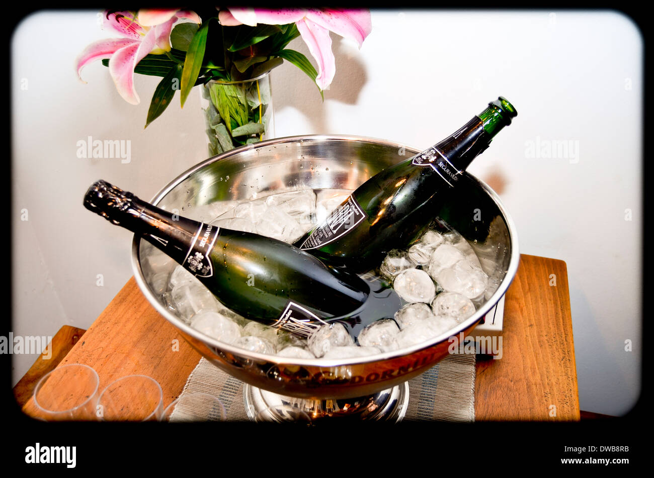 Non alcoholic champagne hi-res stock photography and images - Alamy