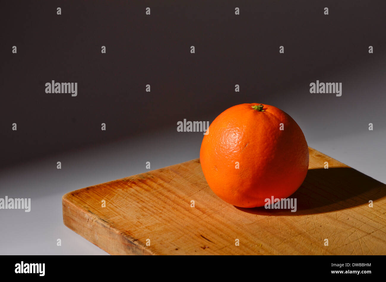 One orange fruit Stock Photo - Alamy