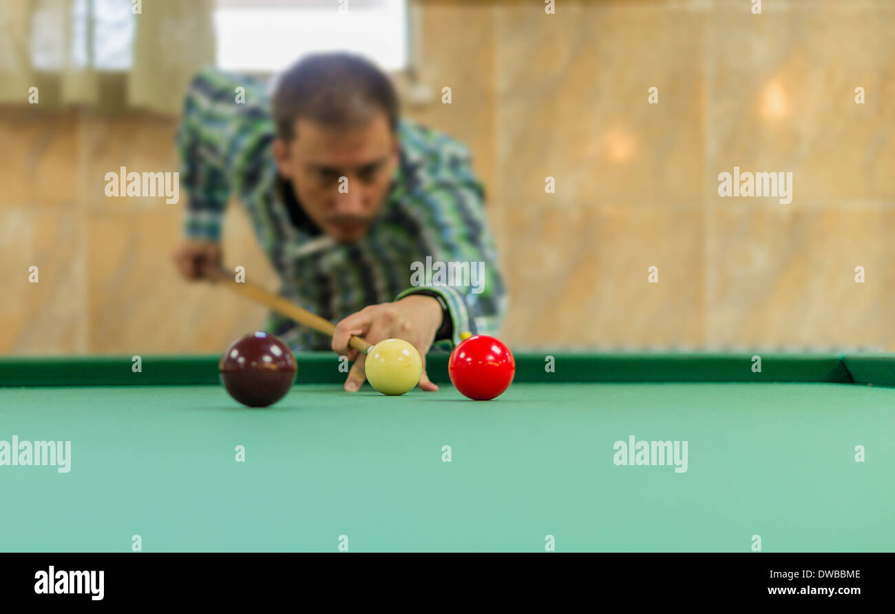Snooker cue hi-res stock photography and images - Alamy