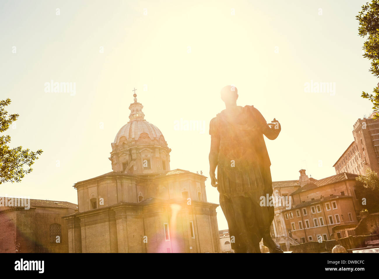 Julius caesar statue rome hi-res stock photography and images - Alamy