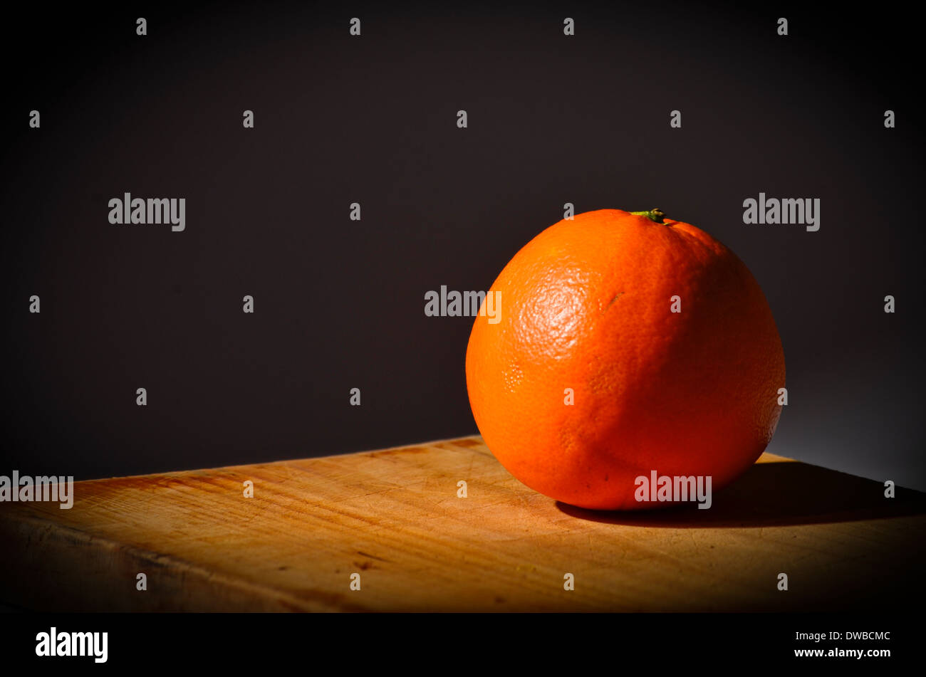 One orange fruit Stock Photo - Alamy