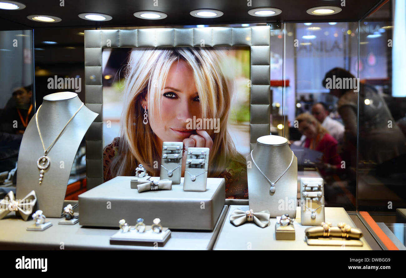 Hong kong jewellery show hi-res stock photography and images - Alamy