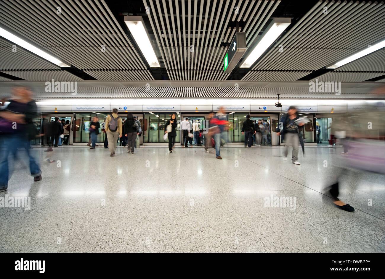 Passengers crowd public interior rush hi-res stock photography and ...