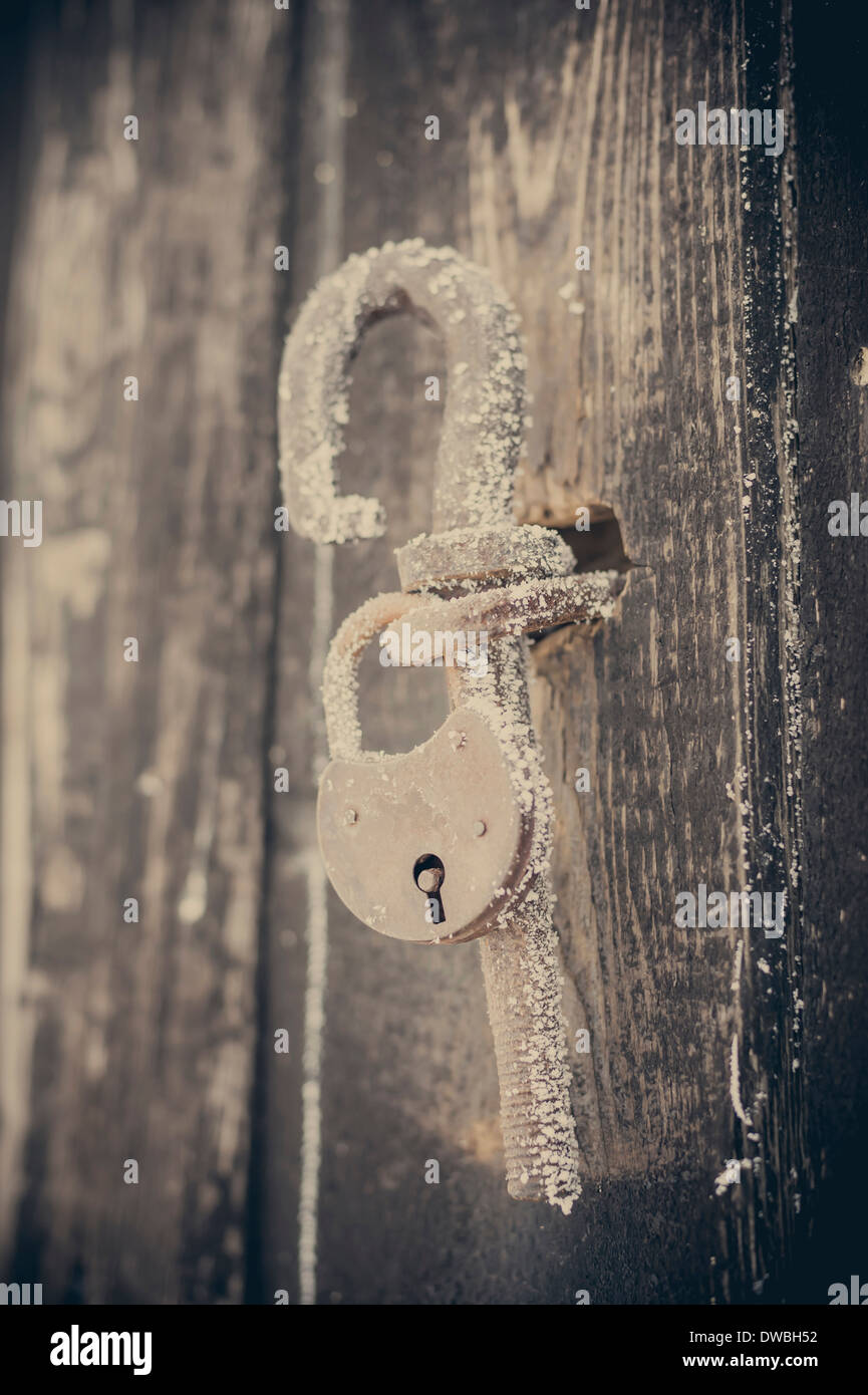 Frozen padlock hi-res stock photography and images - Alamy