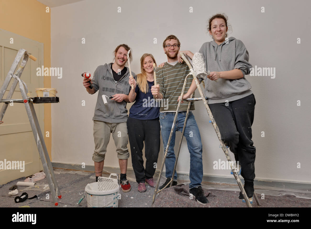 Group friendship diy hi-res stock photography and images - Alamy