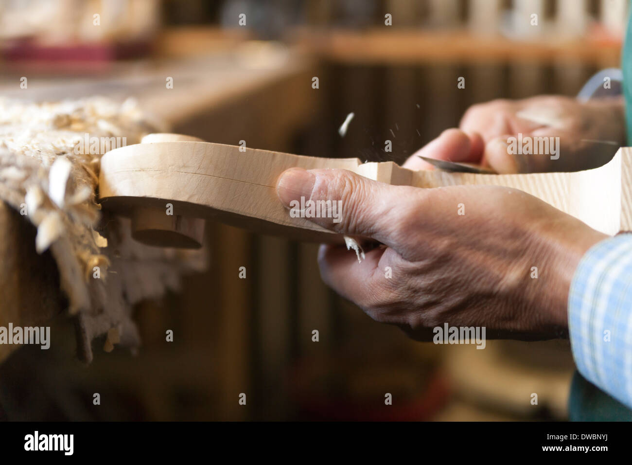Knife maker carving hi-res stock photography and images - Alamy