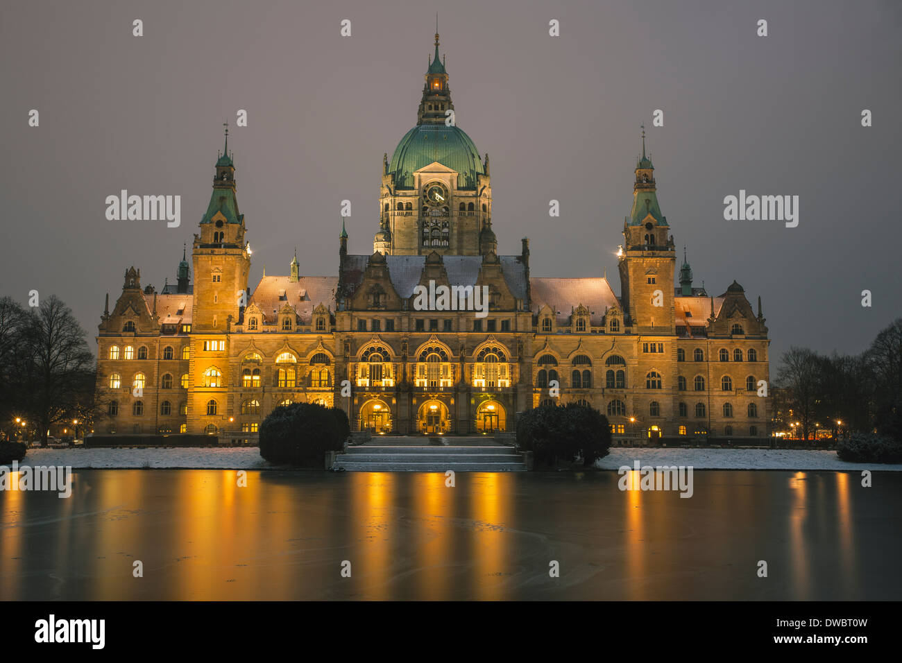 Germany, Lower Saxony, Hannover, View of New City Hall at night Stock ...