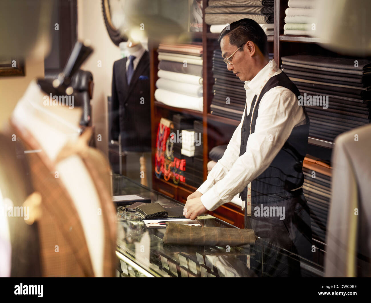 Tailors work in shop hi-res stock photography and images - Alamy