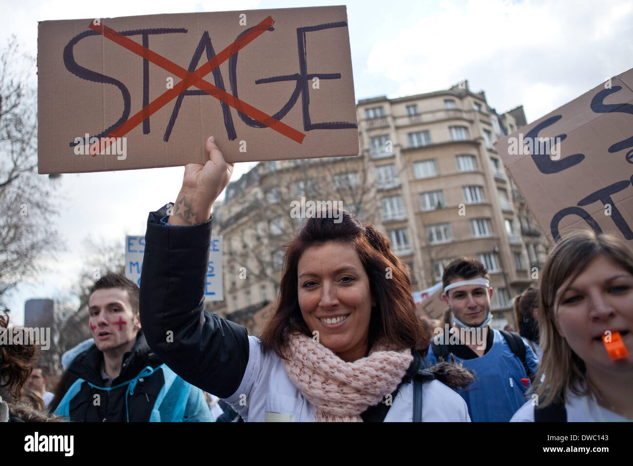 Demonstration of nurses in paris hi-res stock photography and images ...