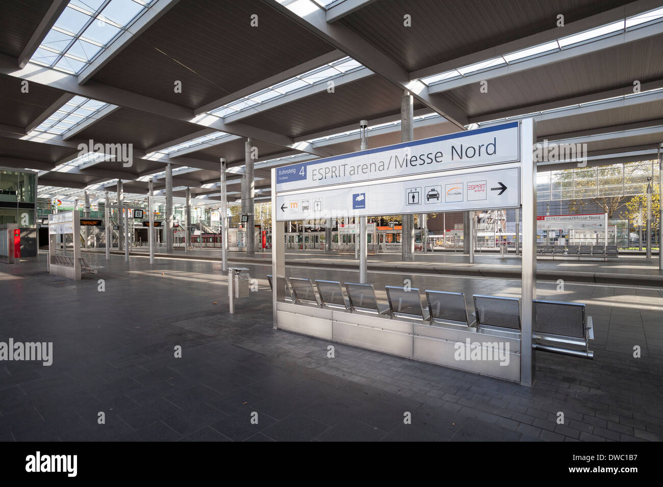 Dusseldorf subway hi-res stock photography and images - Alamy