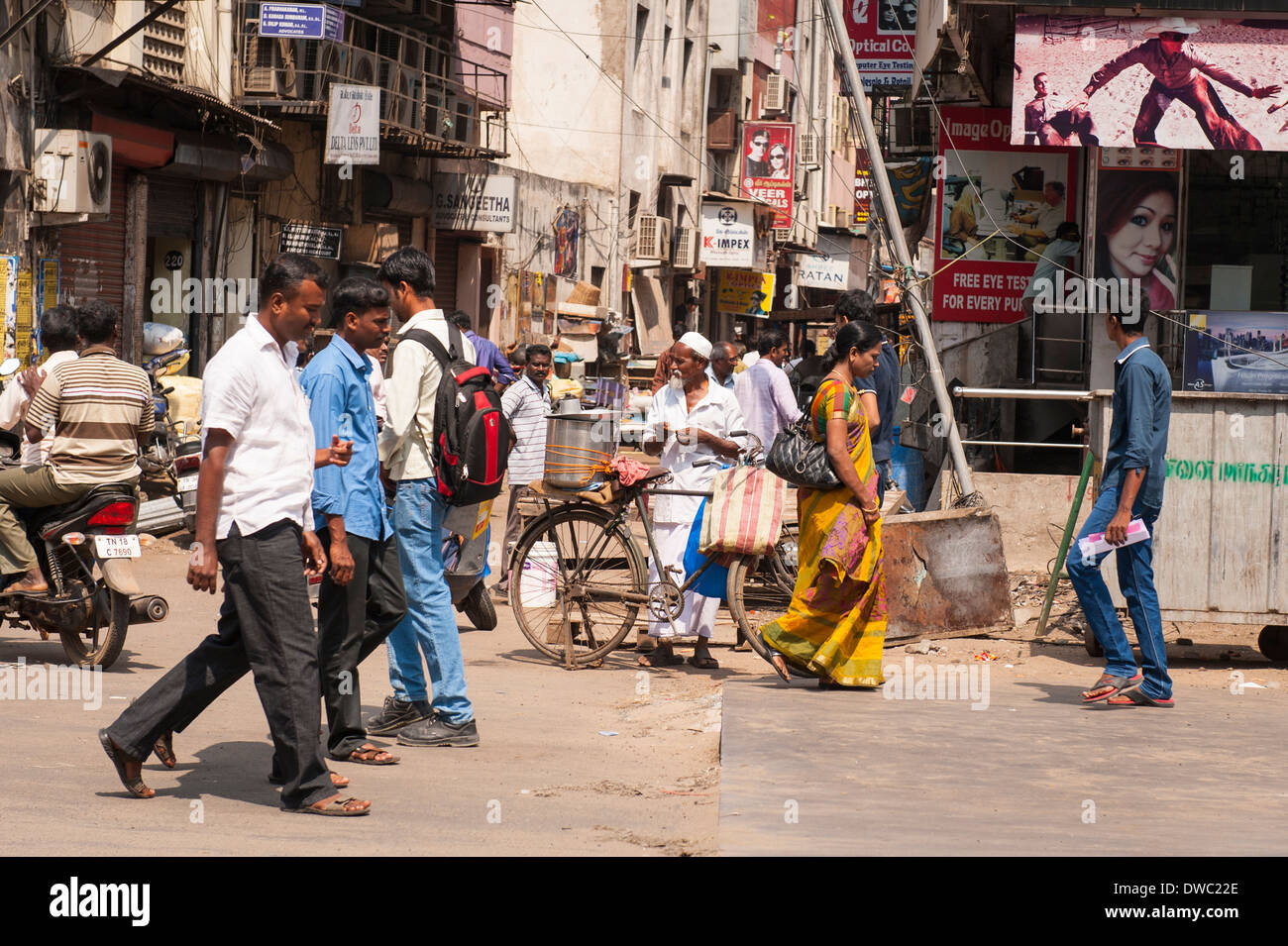 Indian street scene chennai tamil hi-res stock photography and images ...