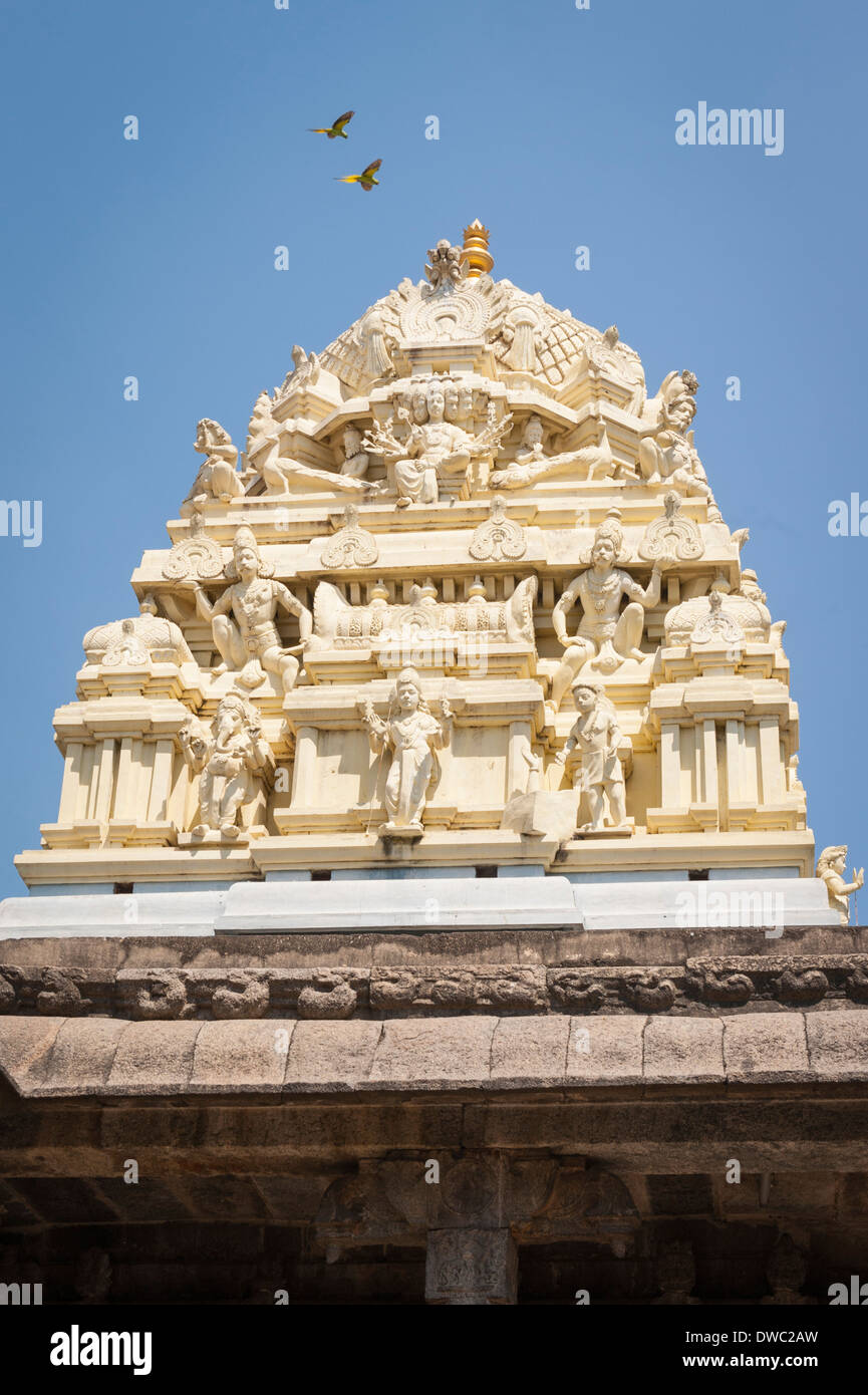 Shiva statues hi-res stock photography and images - Alamy