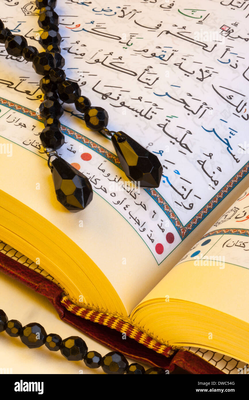 Reading quran koran hi-res stock photography and images - Alamy