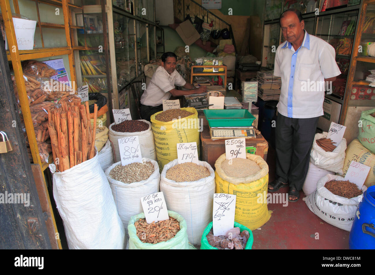 Sri Lanka; Kandy; market, food shop, people Stock Photo - Alamy