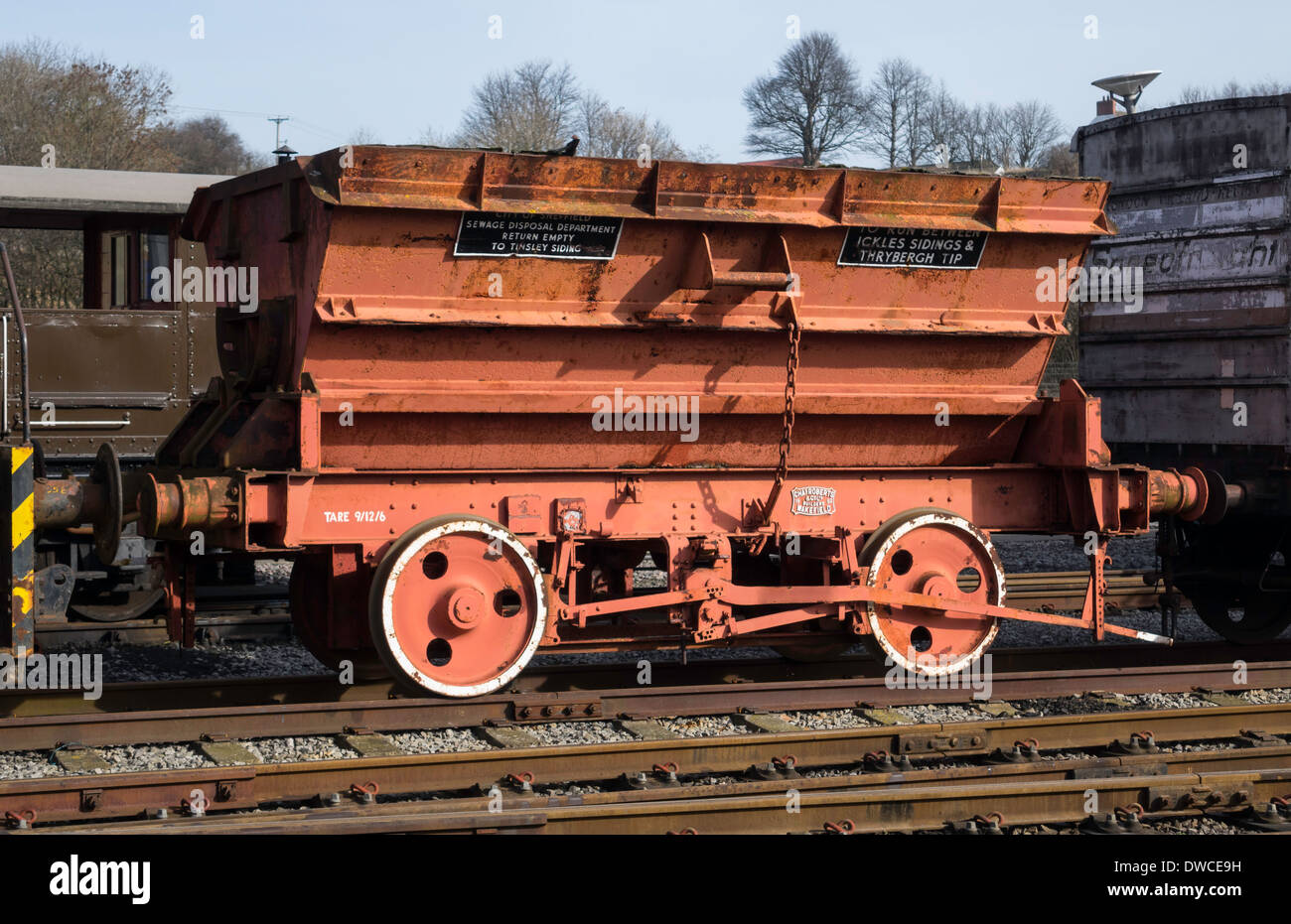 Side tipping wagon hi-res stock photography and images - Alamy