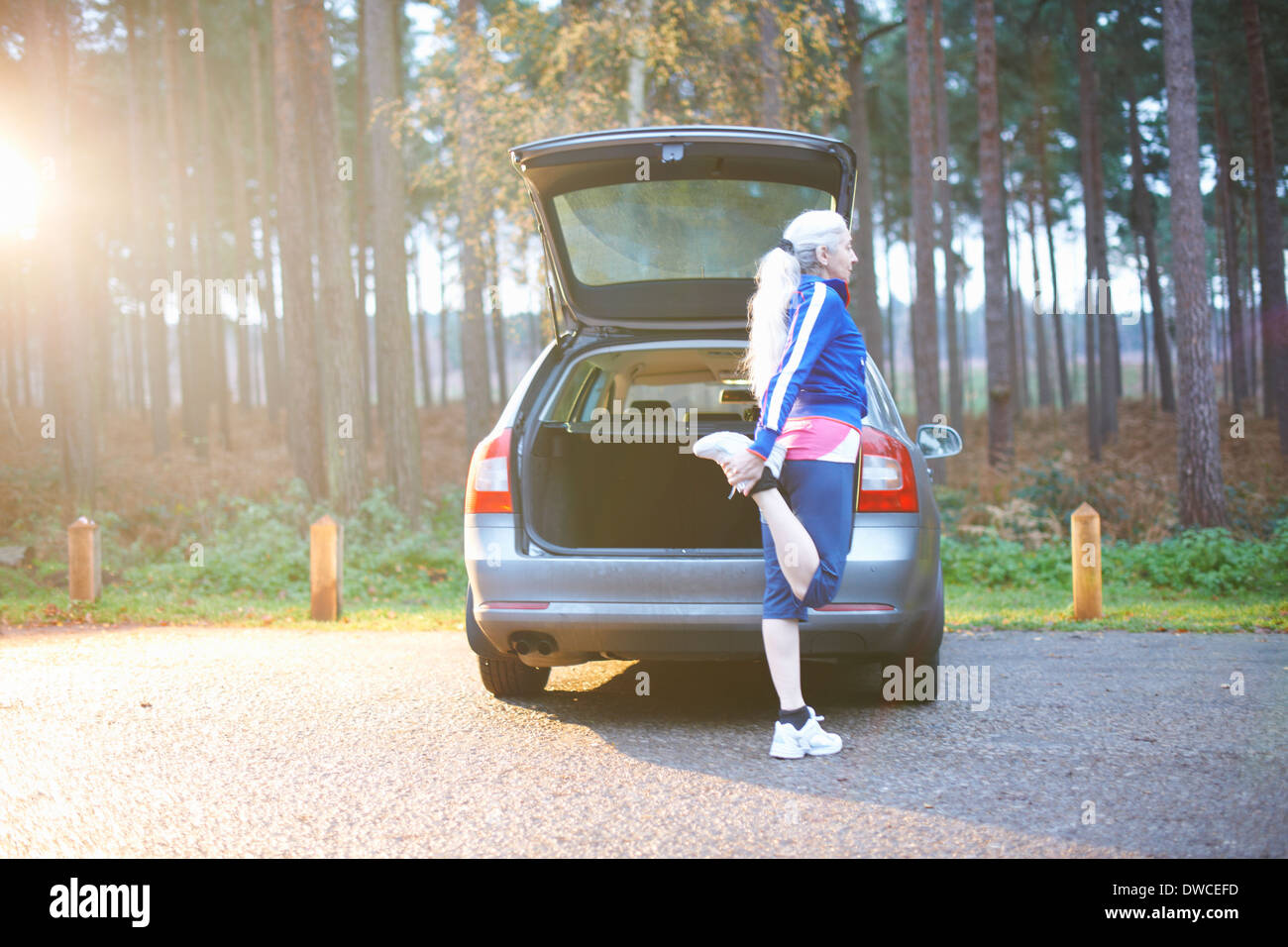 Stretching your quadriceps hi-res stock photography and images - Alamy