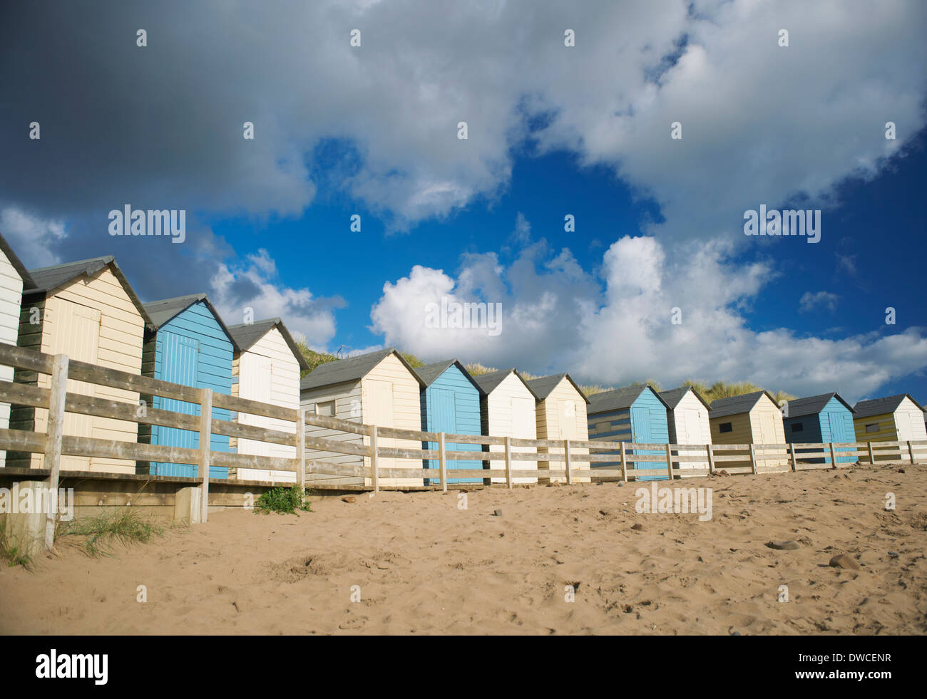 Lots of beach huts hi-res stock photography and images - Alamy