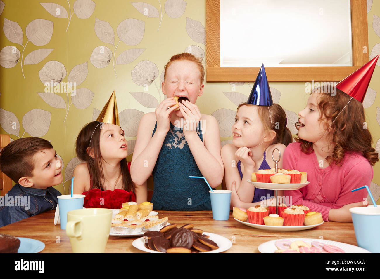 Food of friends hi-res stock photography and images - Alamy