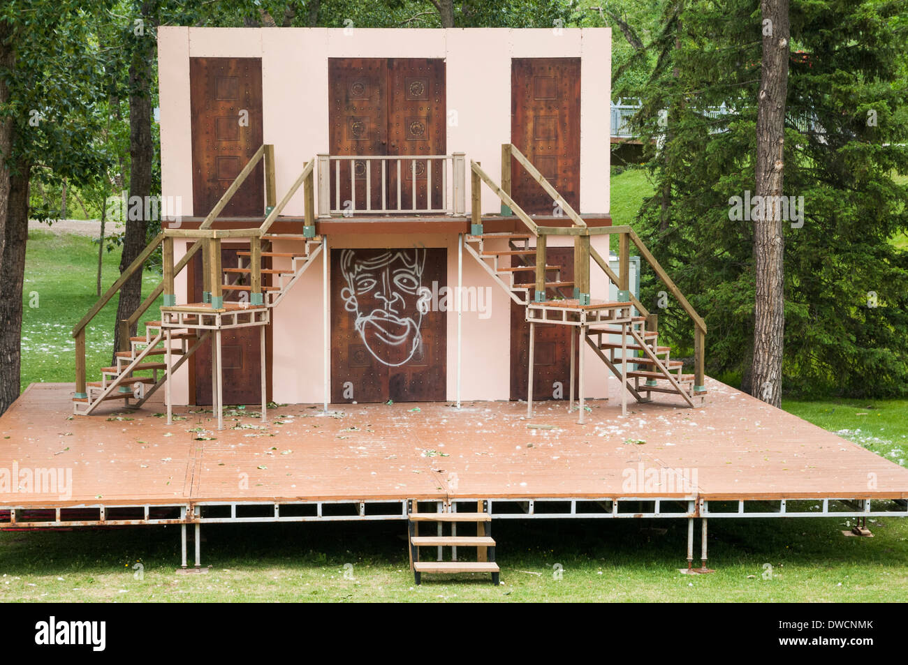 Theater stage hi-res stock photography and images - Alamy