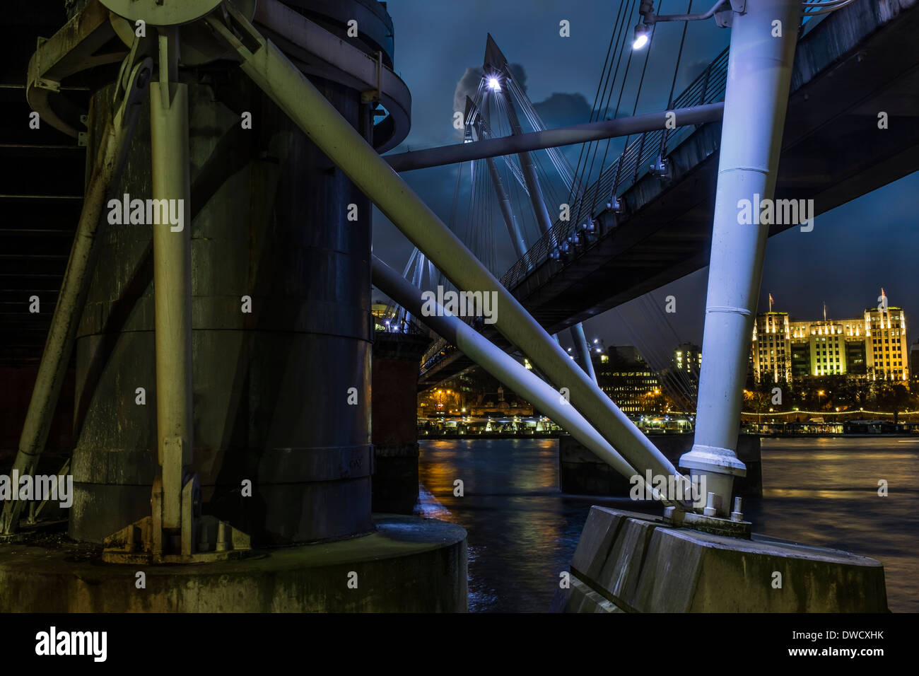 Golden Jubilee footbridge (aka Hungerford footbridge) London, UK Stock ...