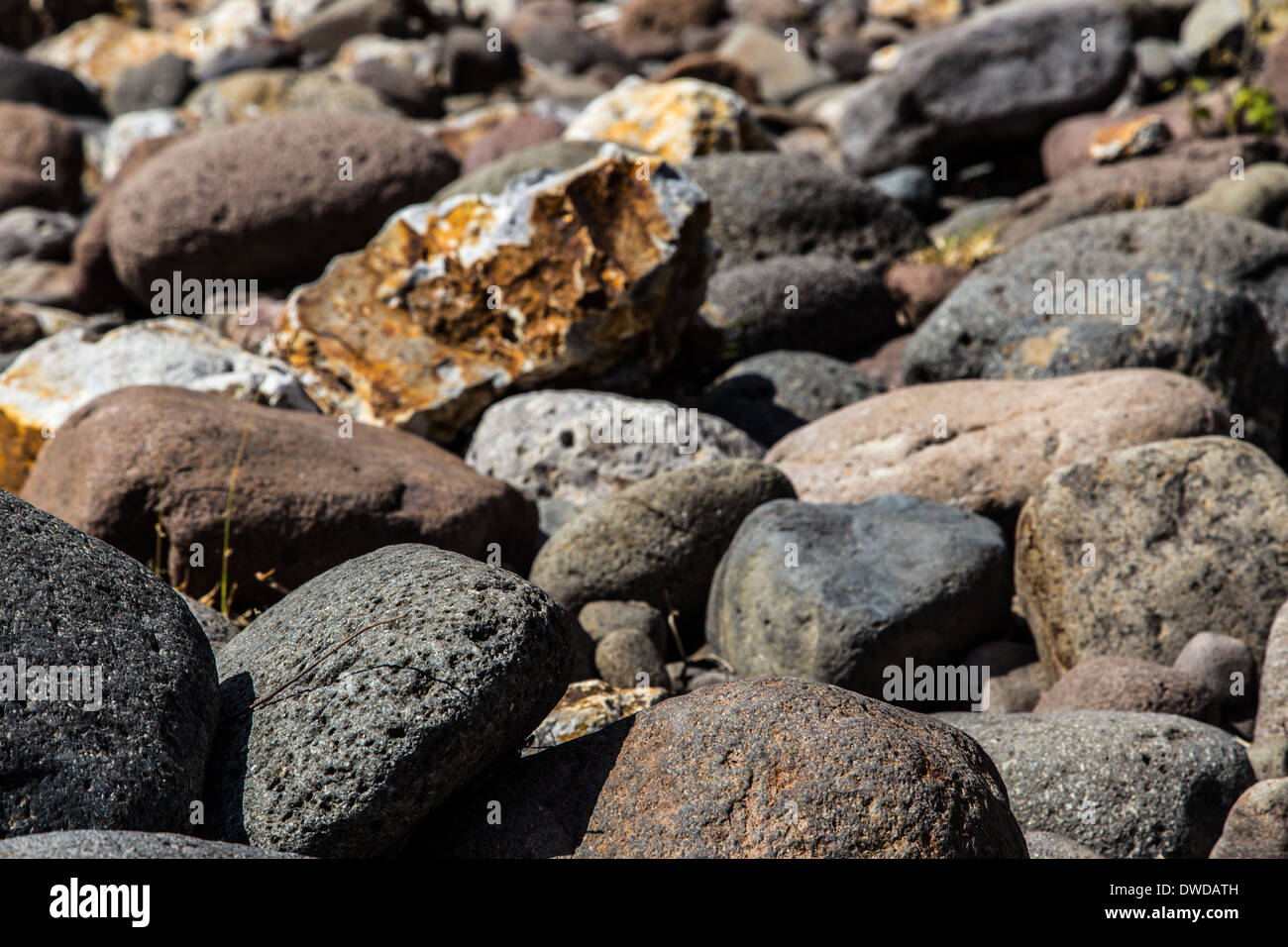 stone river background Stock Photo - Alamy