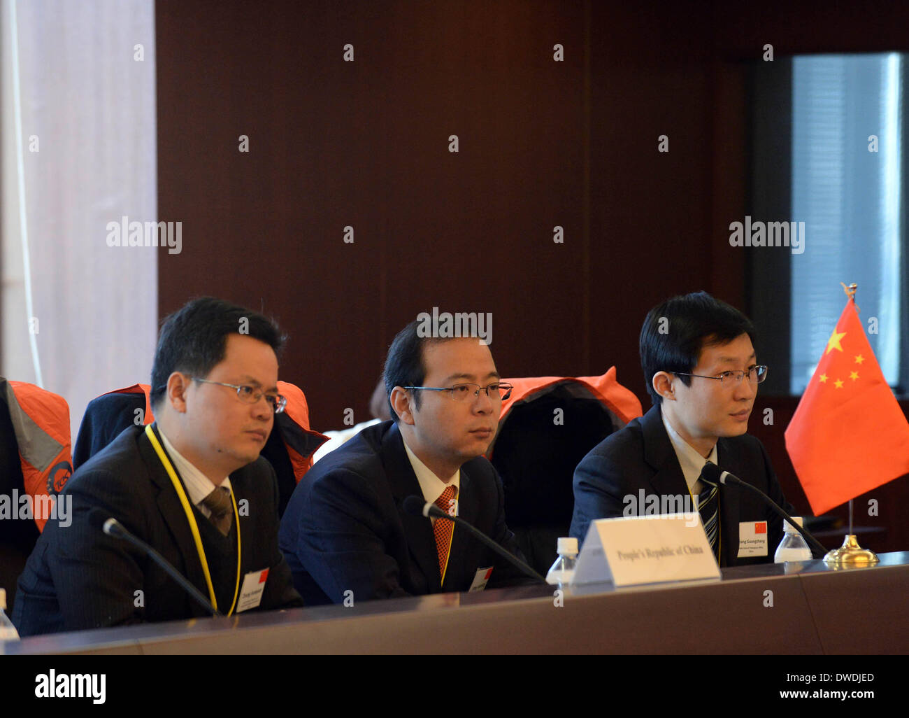 Tokyo, Japan. 6th Mar, 2014. Officials from China attend the second ...