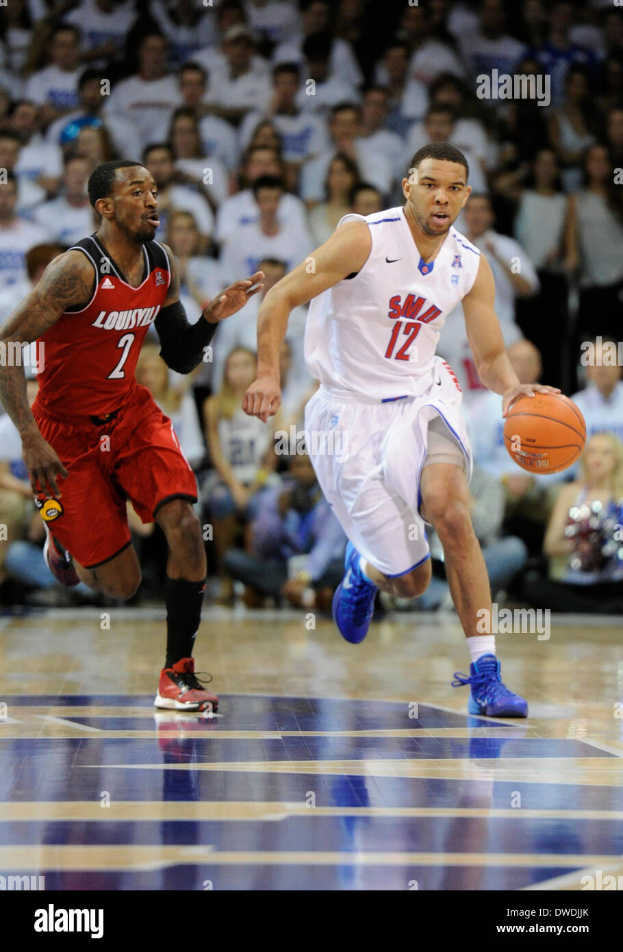 Ncaa basketball 2014 dallas hi-res stock photography and images - Alamy