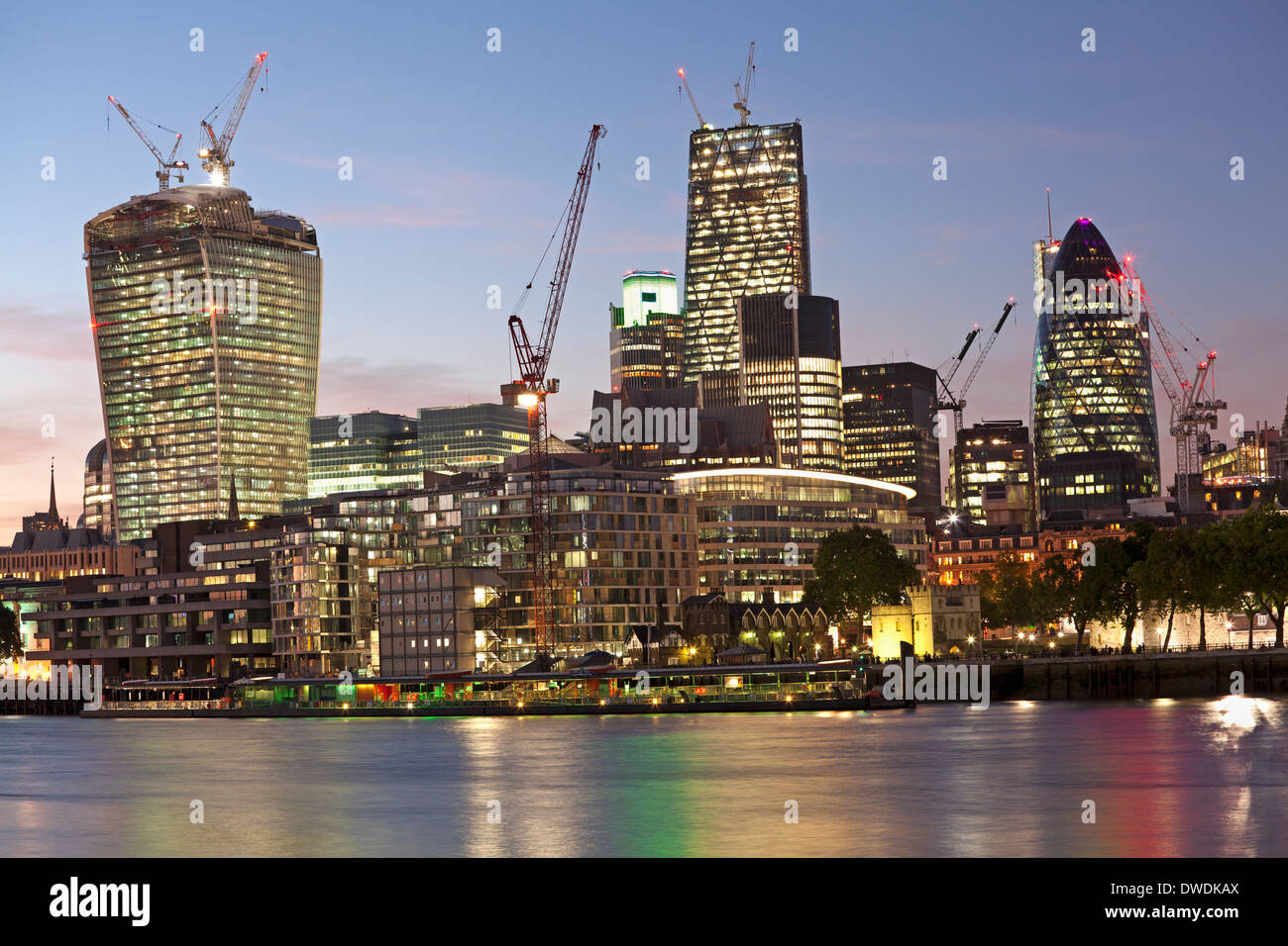London skyline hi-res stock photography and images - Alamy