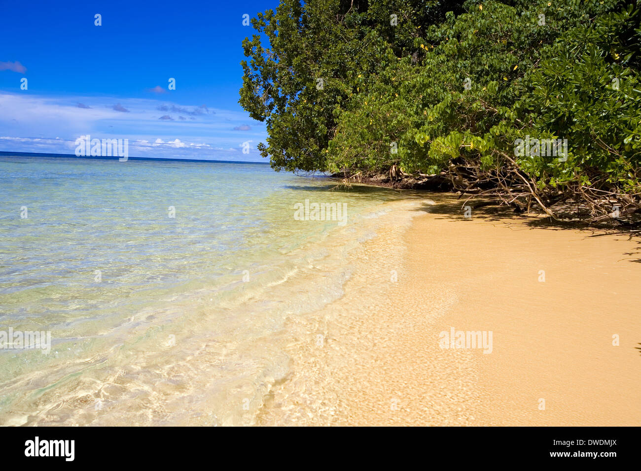 Lovely Marovo Lagoon is the planet's largest double-barrier enclosed ...