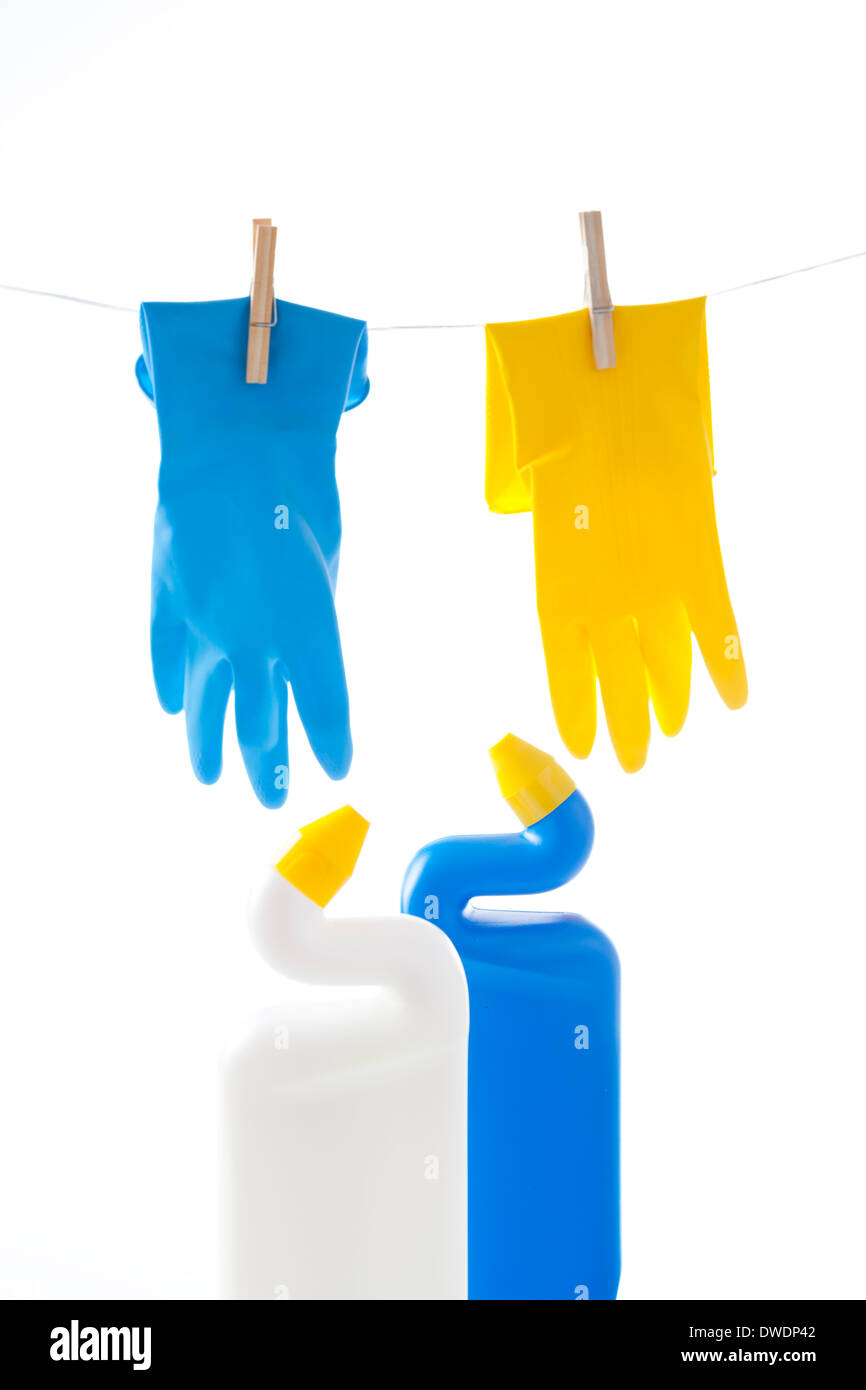 Family cleaning trash hi-res stock photography and images - Alamy