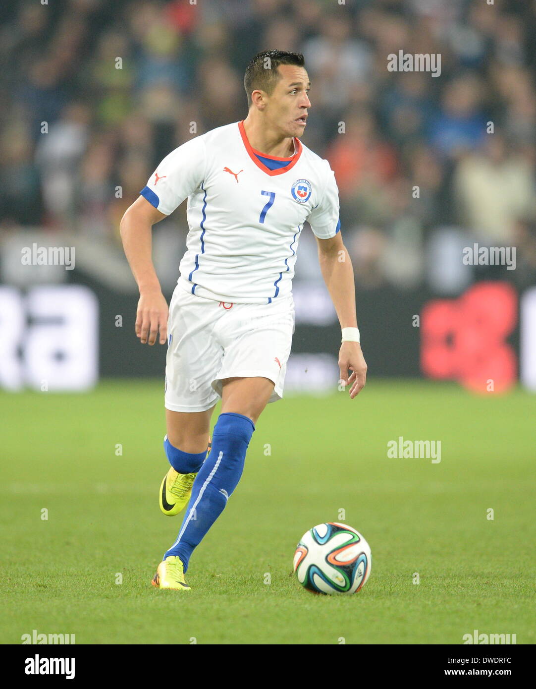 Stuttgart, Germany. 05th Mar, 2014. Chile's Alexis Sanchez kicks the ...