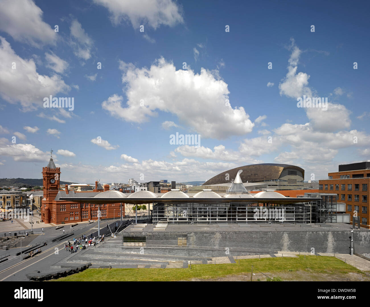 High level assembly image hi-res stock photography and images - Alamy