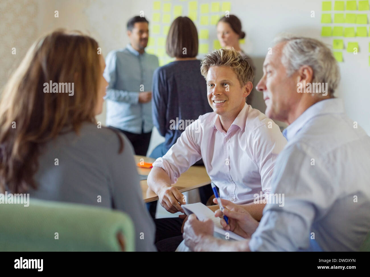 People sit in room hi-res stock photography and images - Alamy