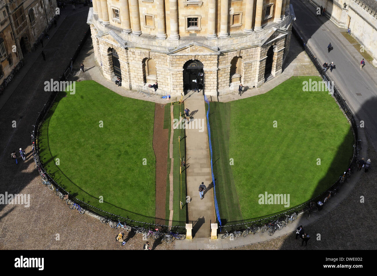 Circular library hi-res stock photography and images - Alamy