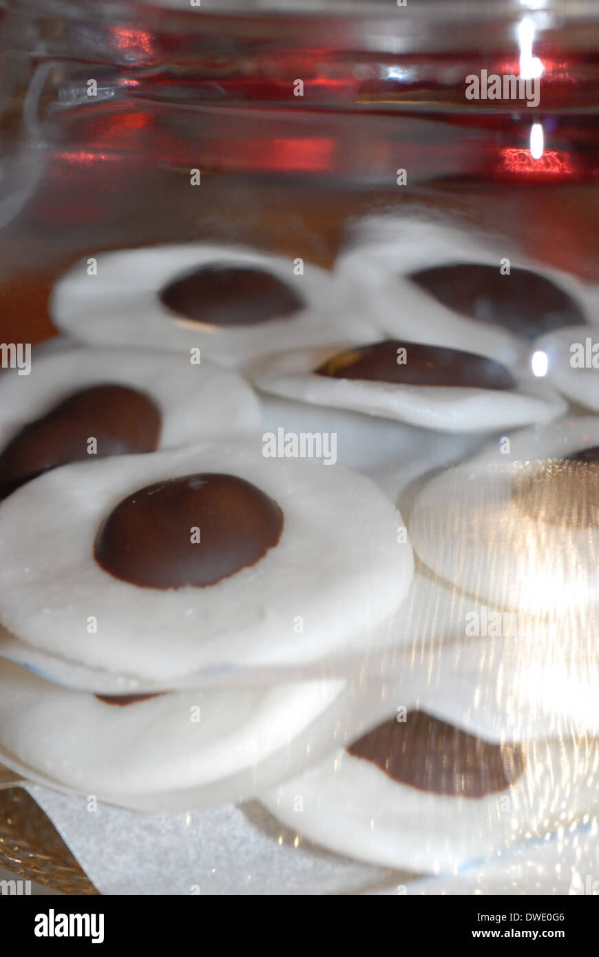 Traditional mint candy in glass jar Stock Photo - Alamy